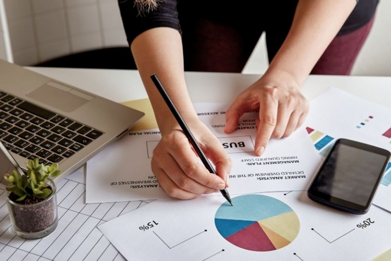 14 Best Tips and Guide To Building A Strong Interior Design Brand | Foyr