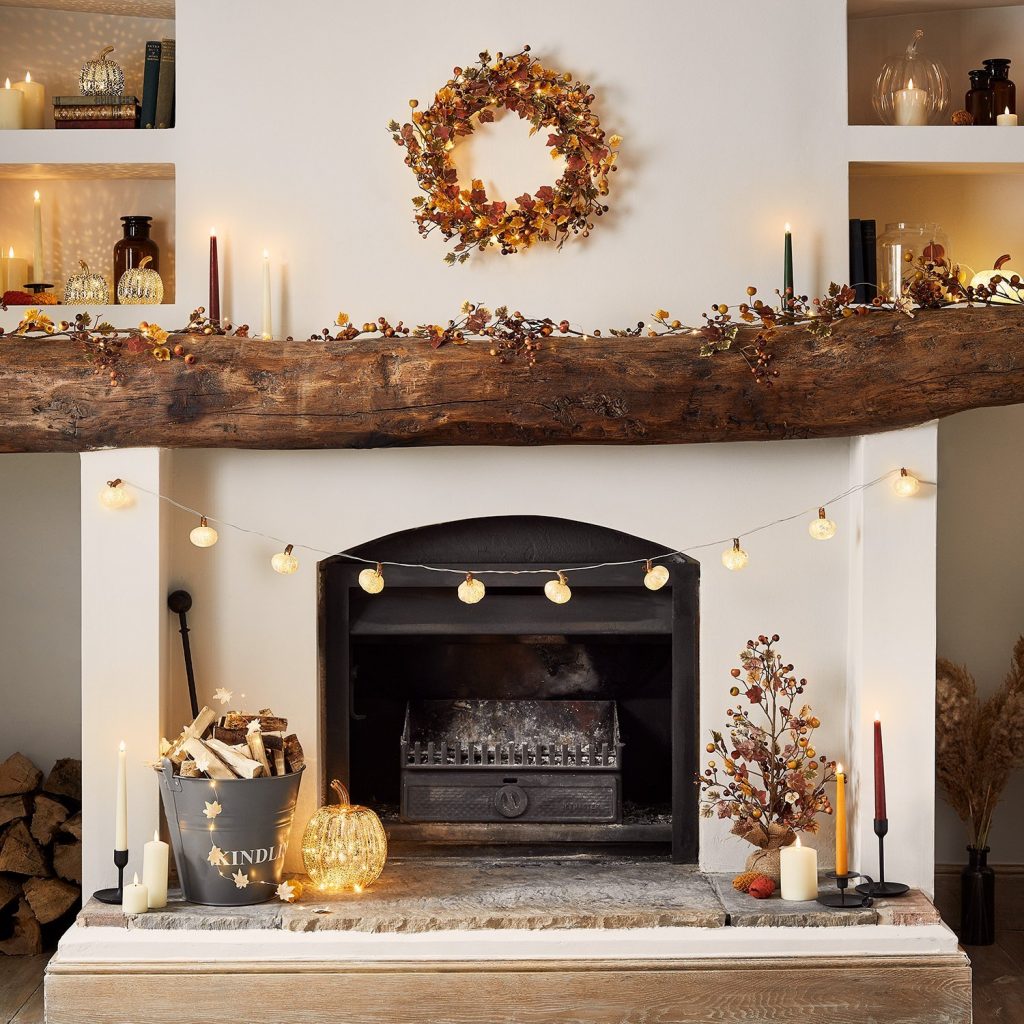 14 Wonderful Fireplace Decor Ideas for Your Fireplace Mantel | Foyr