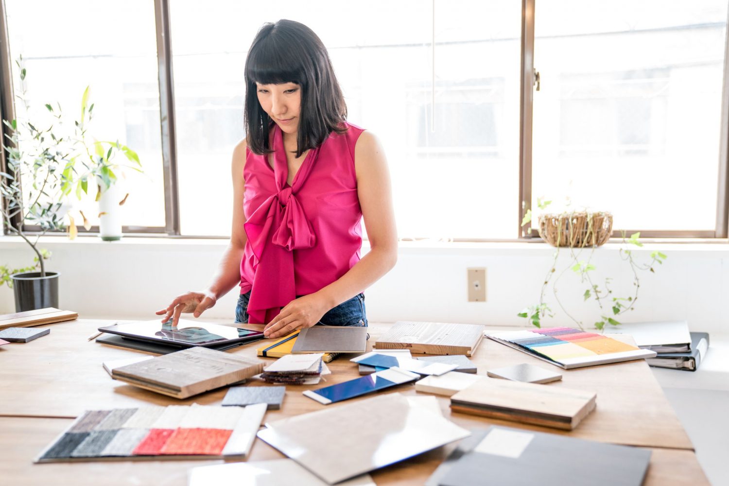 10 Benefits of Hiring an Interior Designer - Foyr Neo