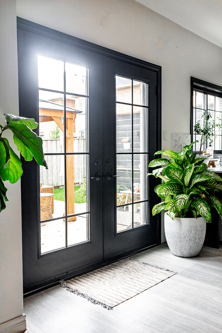 14 Amazing Front Door Ideas To Decor Your Home Entryway - Foyr